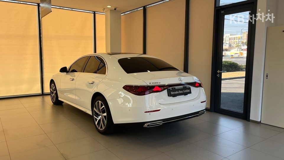 벤츠 E-클래스 (W214) · 하이브리드(디젤) · 제주 | 매물번호(27244000) | KB차차차
