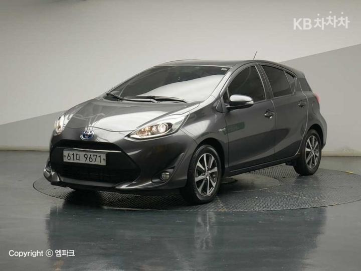 도요타 프리우스 C · 하이브리드가솔린 · 인천 매물번호23658770 Kb차차차