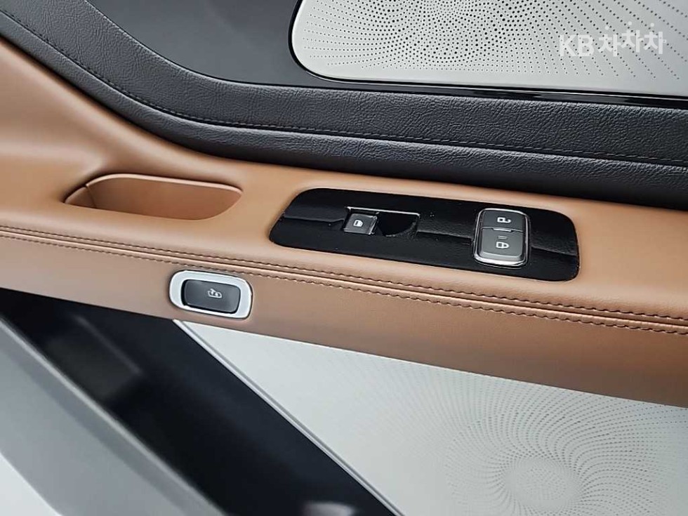 링컨 에비에이터 2세대(U611) · 가솔린 · 경기 | 매물번호(27060136) | KB차차차