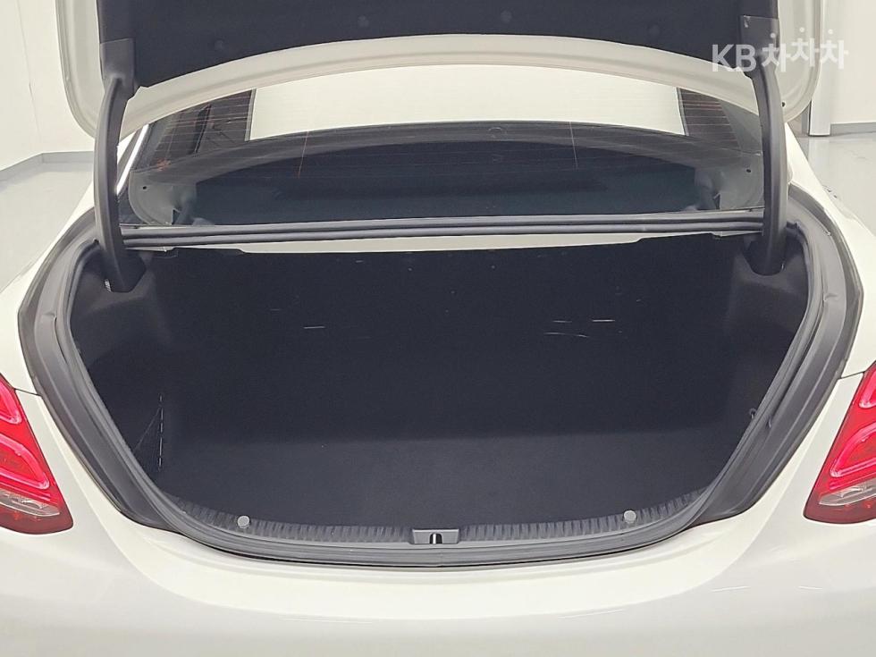 벤츠 더 뉴 C클래스 · 디젤 · 경기 | 매물번호(26205410) | KB차차차